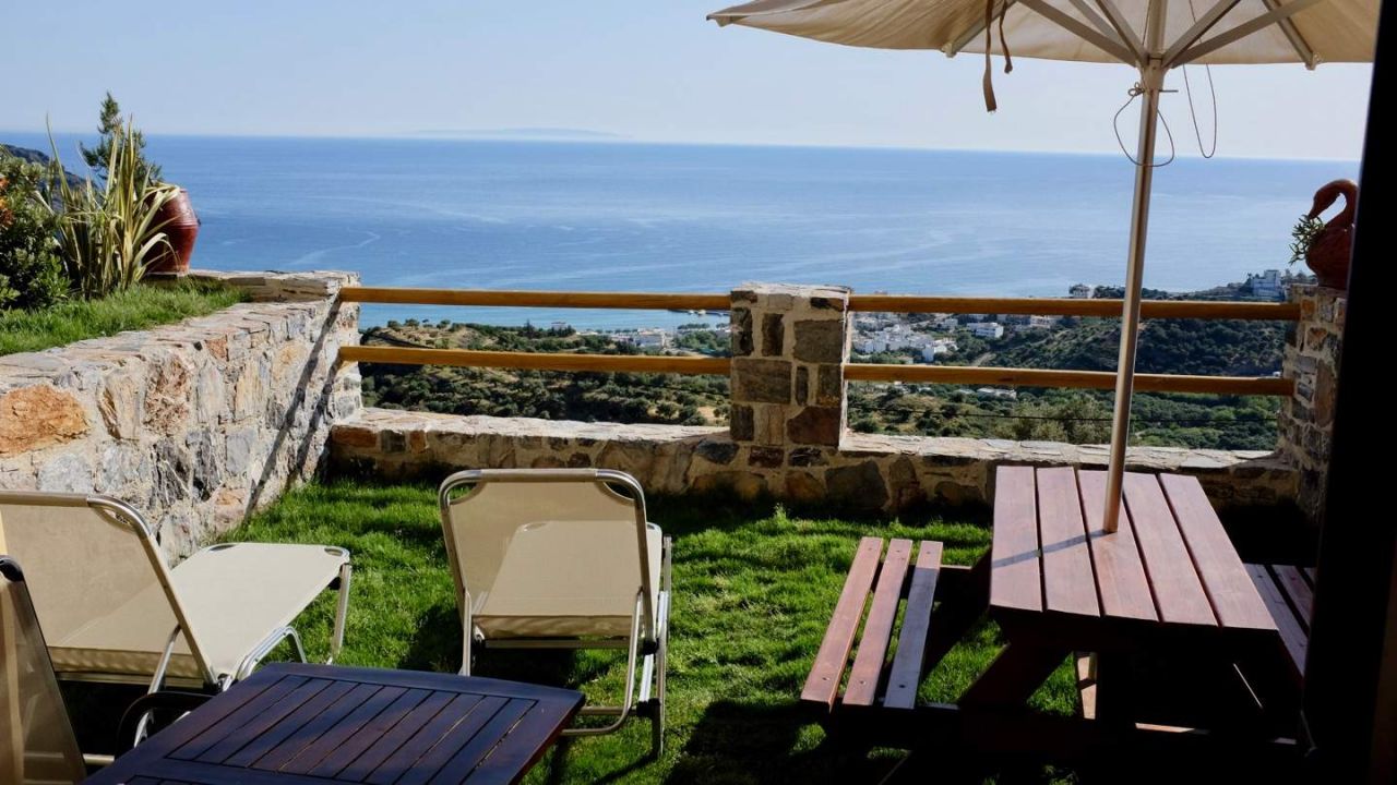 Village Apartments Mirthios